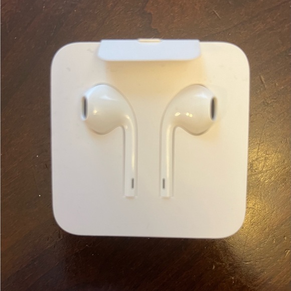 Apple | Headphones | Apple White Earbud Headphones With Wire Lightning ...